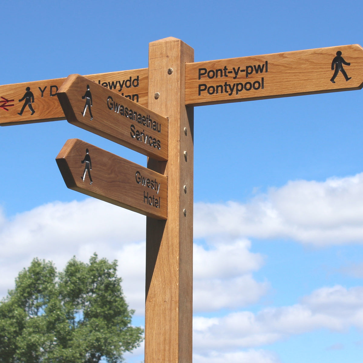 Finger Post - Oak Sign and Post – Natural Signs
