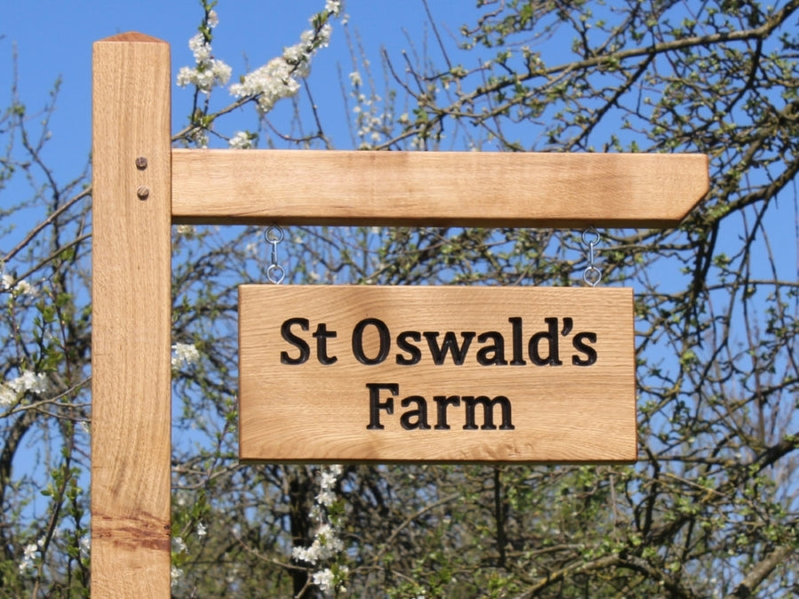 Hanging Sign, Post and Arm - Oak – Natural Signs